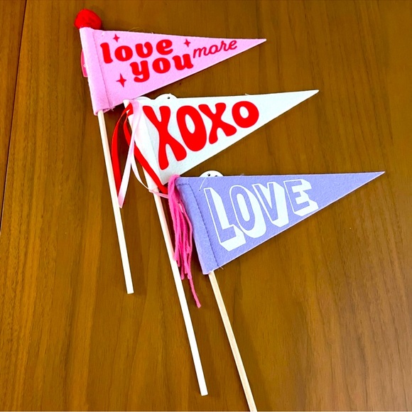 Target | Holiday | Valentine Flag Pennant Set Of 3 Target Bullseye New ...